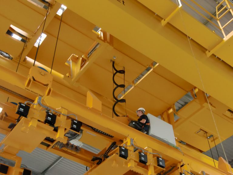 Cable routing for lifting devices on indoor / EOT cranes - igus Blog
